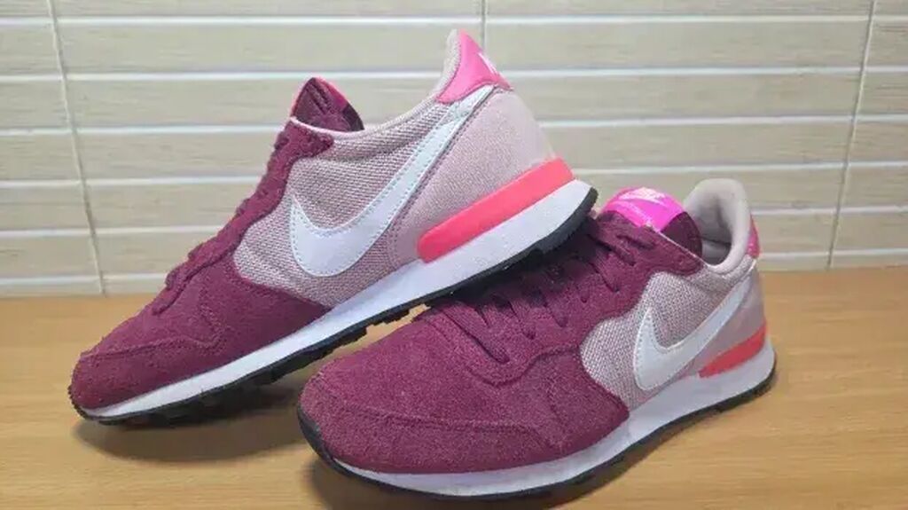 Nike Internationalist (br.38,5) patike su u odličnom stanju kao što se