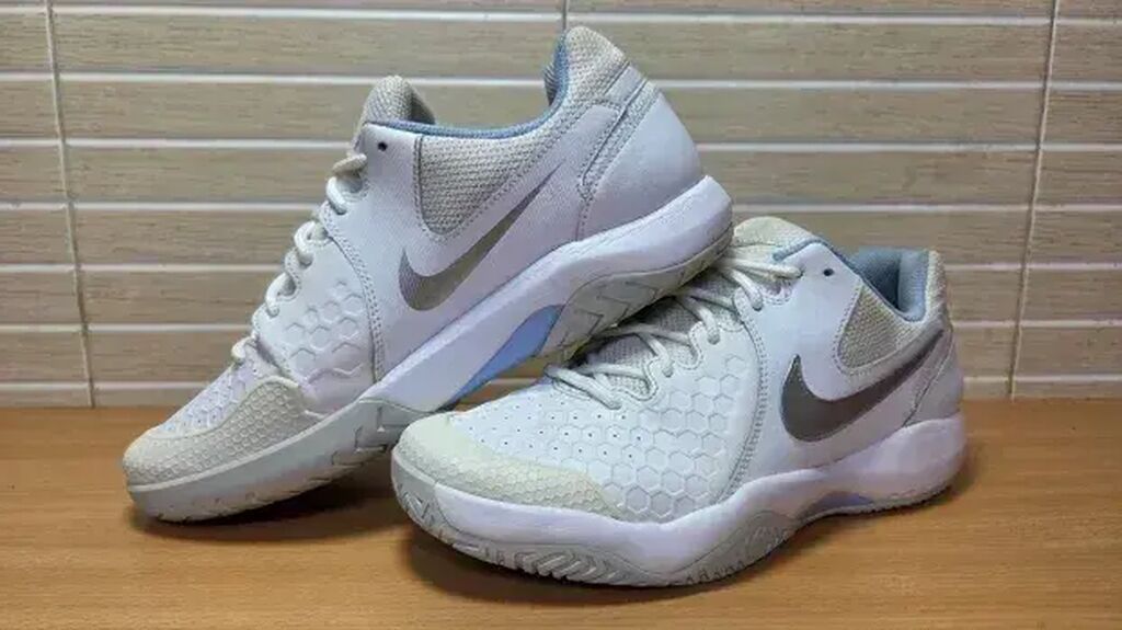 Nike Air Zoom Resistance (br.42,5) patike su u odličnom stanju, kao