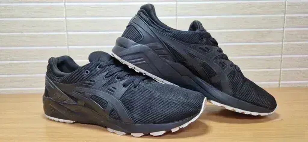 Asics (br. 45) patike su u odličnom stanju kao što se vidi i na