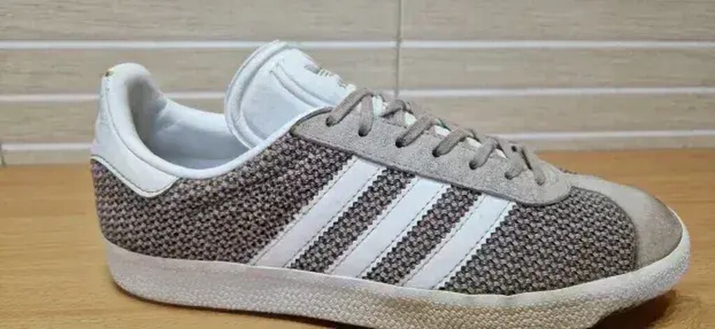 Adidas, 40