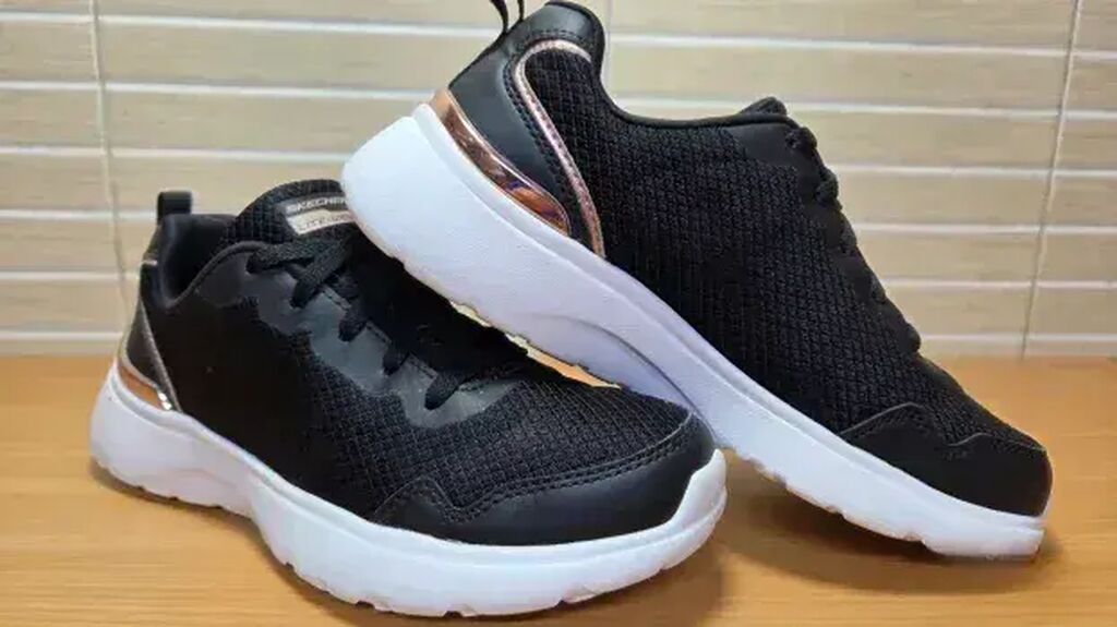 Skechers, 37