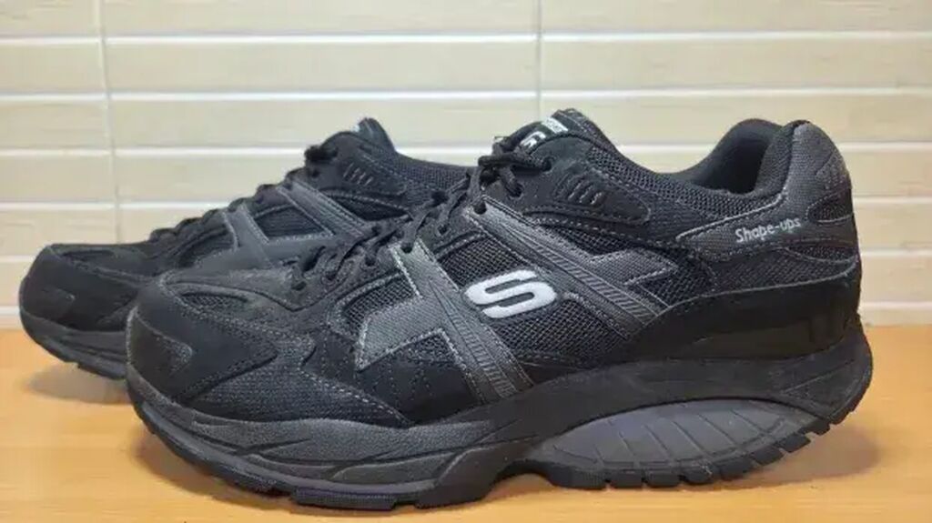 Skechers SRT (br.43) patike su u odličnom stanju kao što se vidi i na