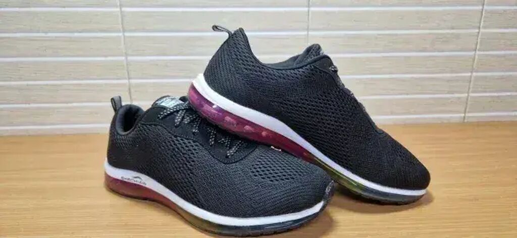 Skechers, 39