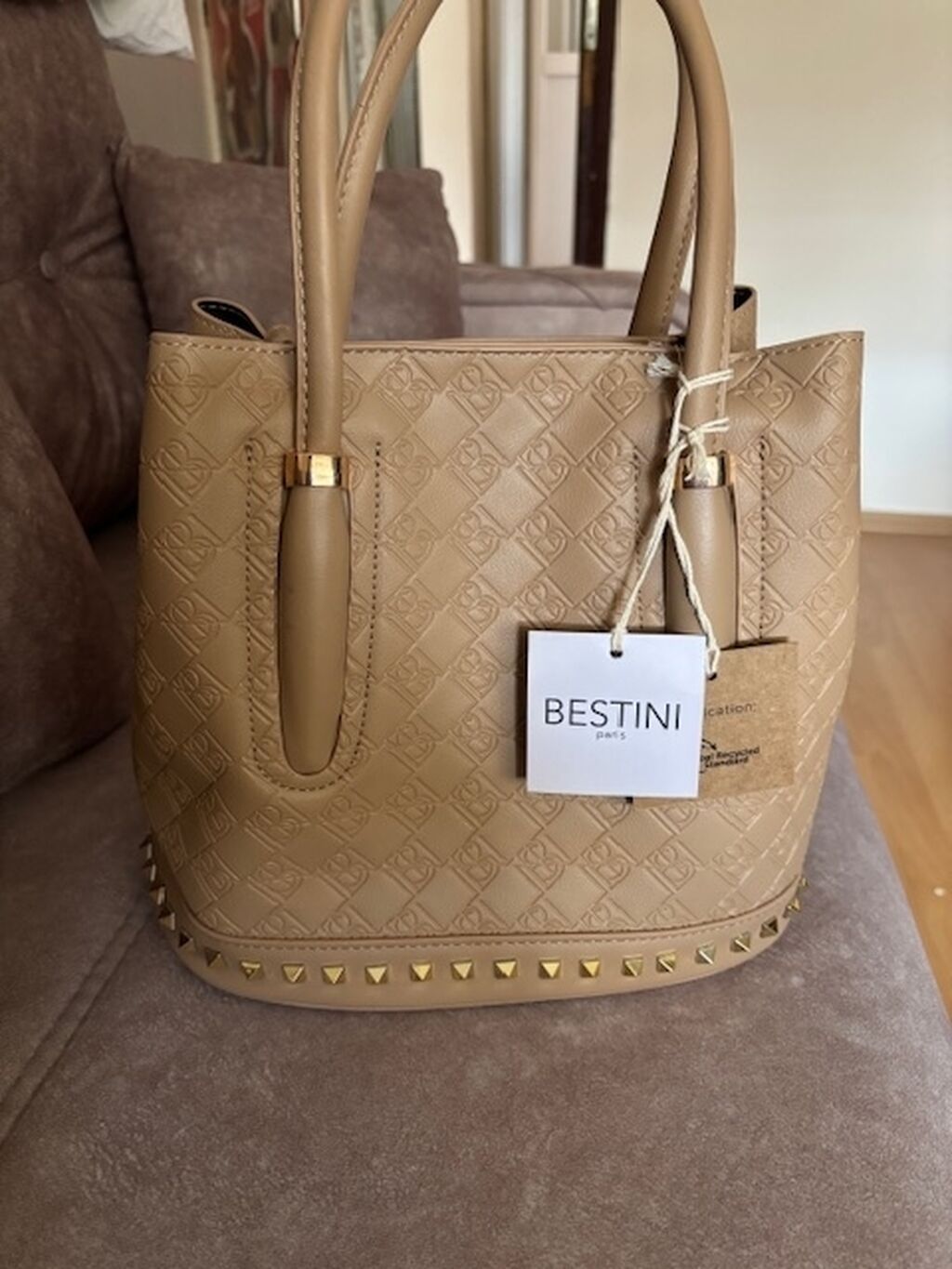 BESTINI Paris torba – bež - Model: tote/šoping torba sa dve čvrste