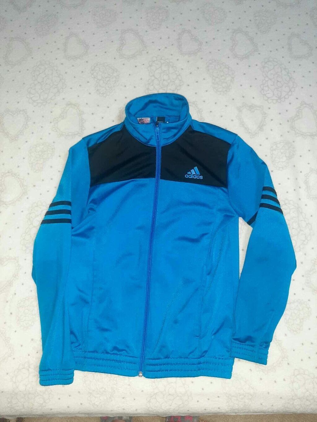 Adidas original trenerka za dečaka. Bez ikakvih oštećenja. Veličina