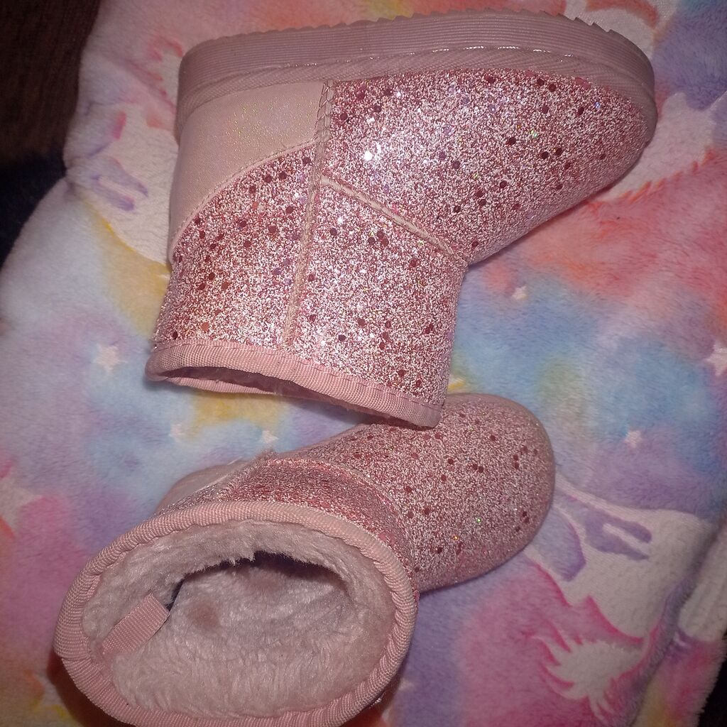 Dečije zimske čizmice – roze sa šljokicama - Model: kratke, tople