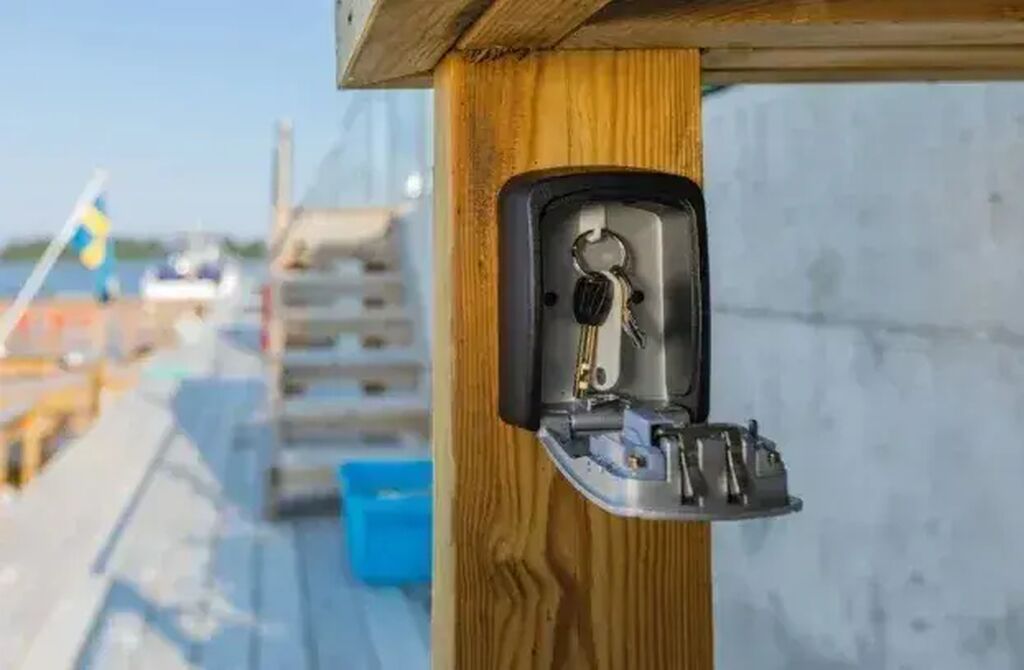 *** AKCIJA *** #3103 KeyGarage sef za ključeve sa kliznim mehanizmom