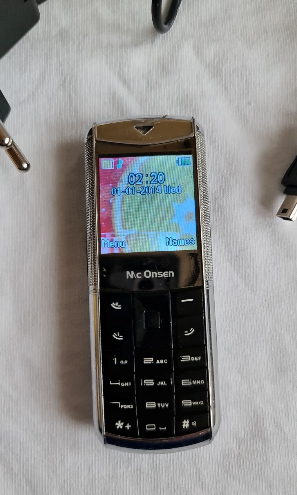Mc Onsen mobilni telefon sa fizičkom tastaturom - Kompaktan “feature
