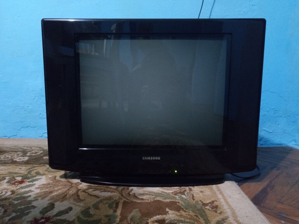Samsung CRT televizor (katodna cev) - Dijagonala ekrana približno