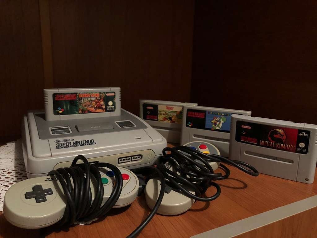 Super Nintendo Entertainment System (SNES) – originalna evropska