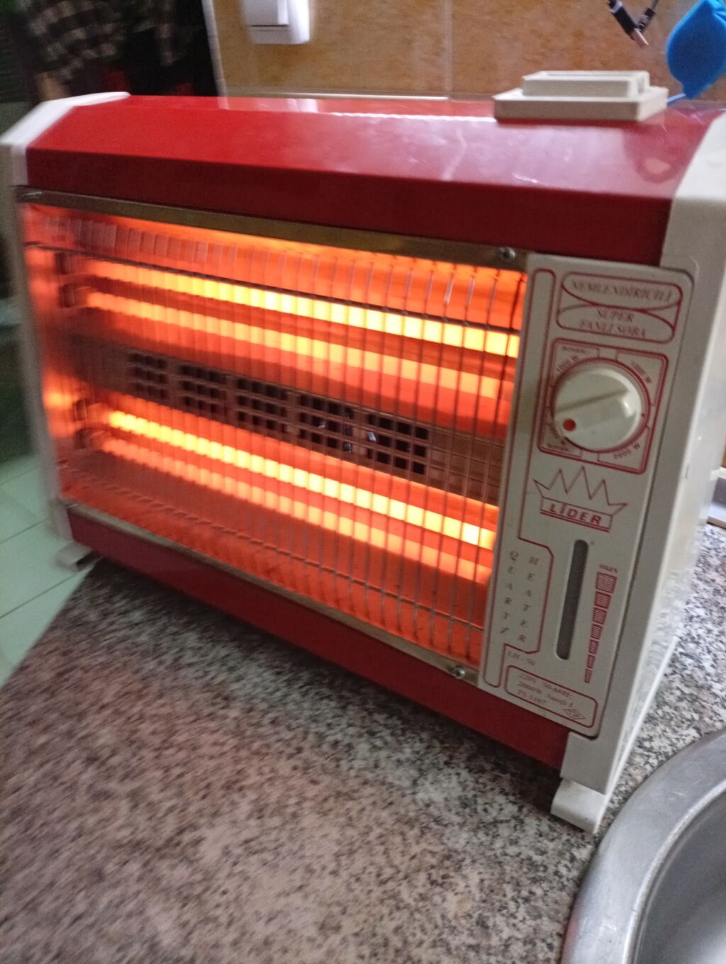Kvarcni grejač LIDER LH-50 sa ventilatorom i ovlaživačem. kao nova