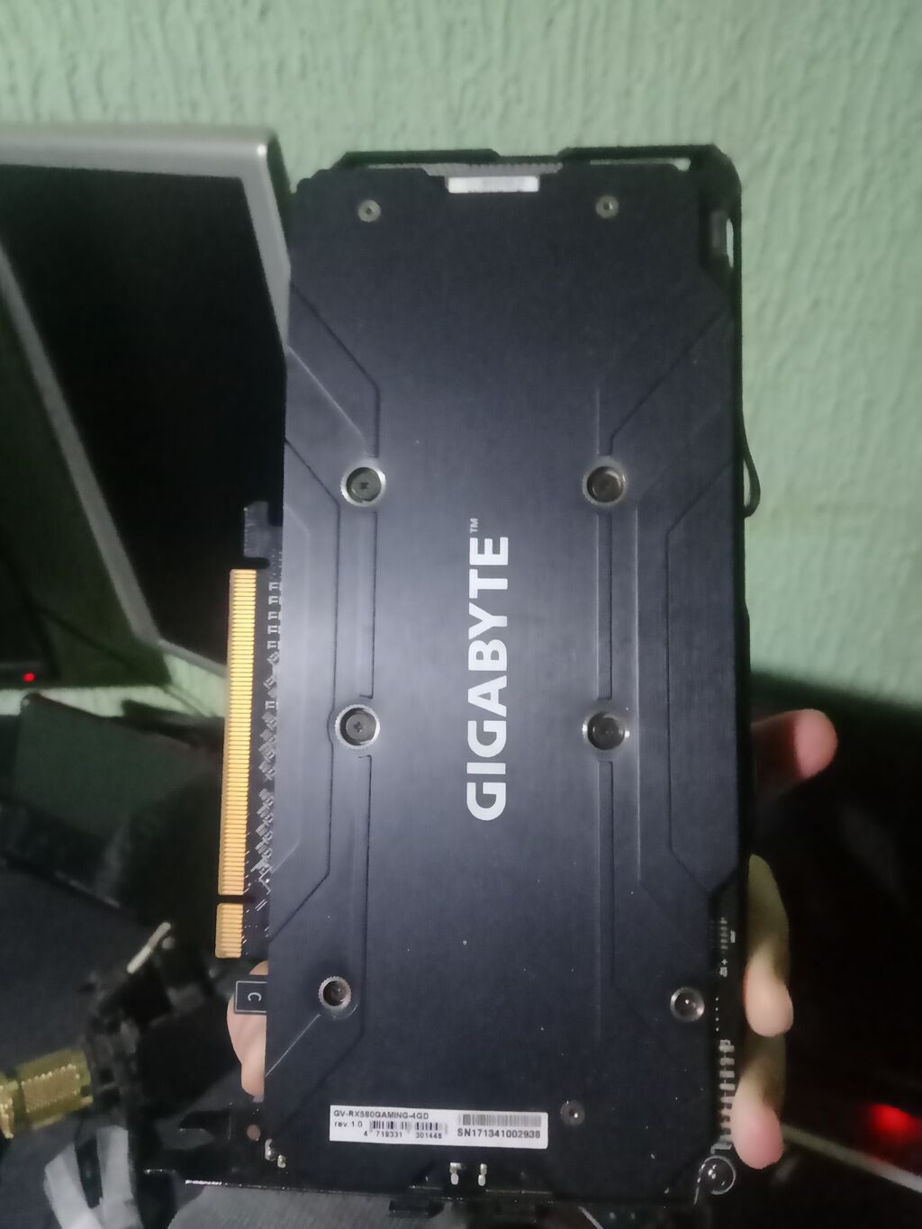 Gigabyte Rx580 4 gb. korisiti 1x8pin za napajanje prodaje se u stanju