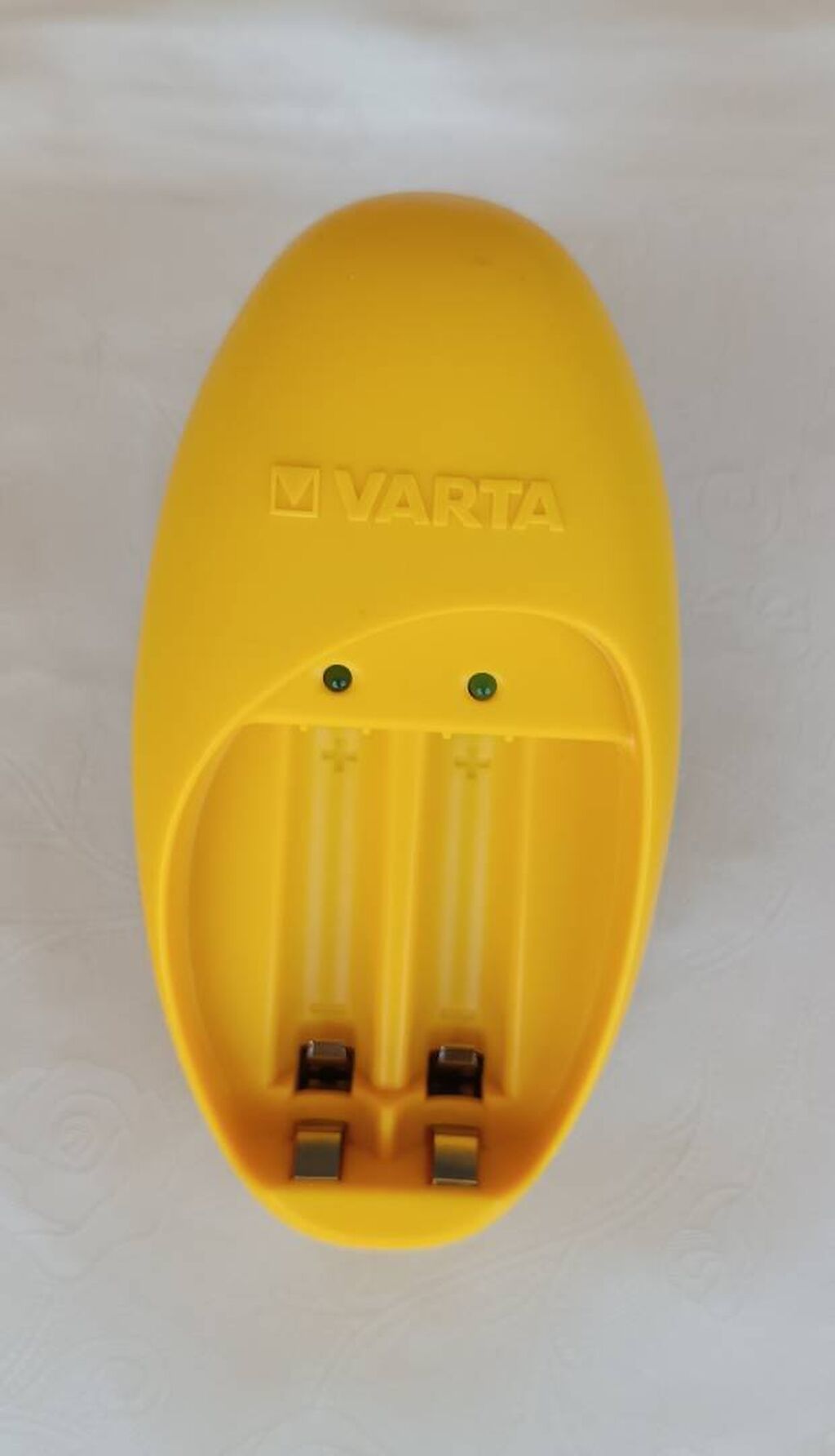 Varta Easy Energy Mini Charger Type 57066 za Ni-MH AA/AAA baterije