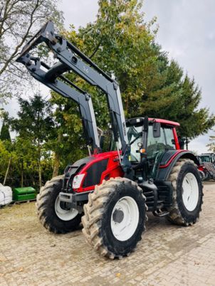 Valtra N123 HITECH traktor točkaš