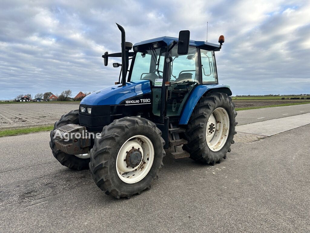 New Holland TS90 traktor točkaš
