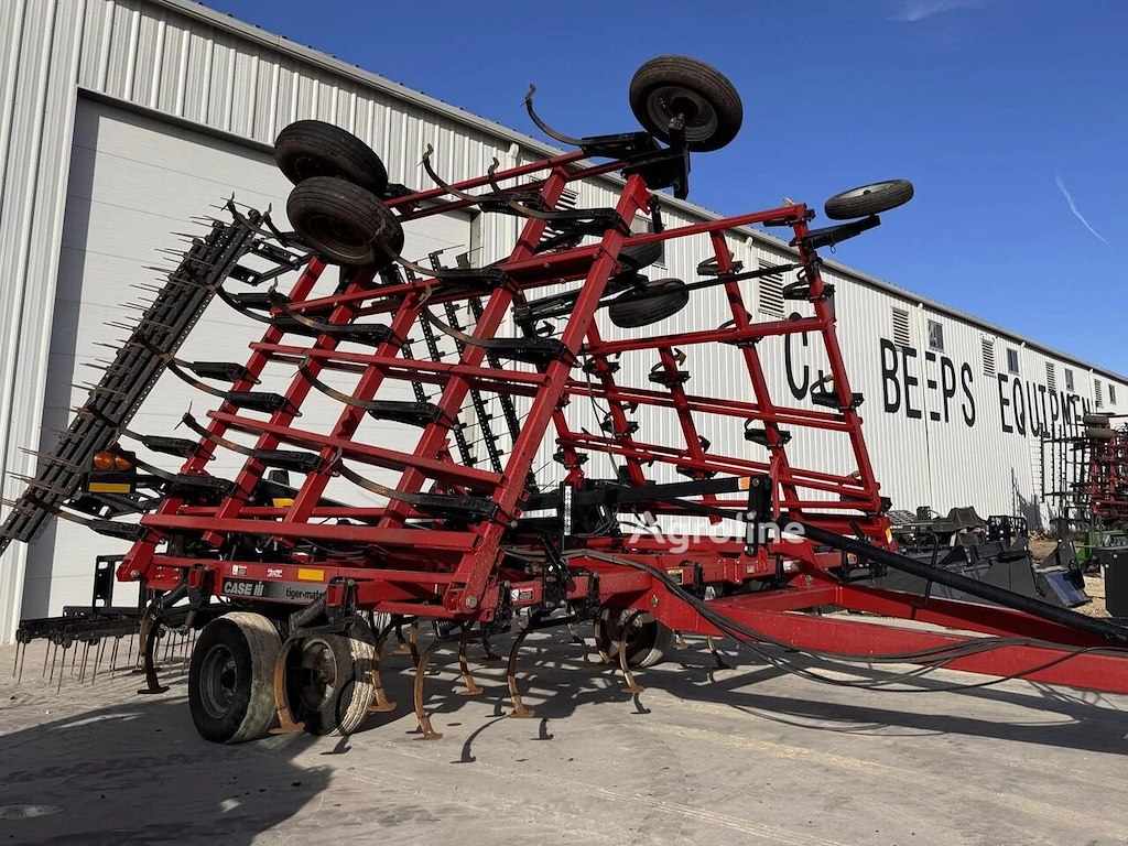 Case IH Tiger Mate 2 kultivator