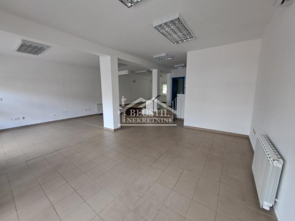 Zemun - Batajnica, pijaca - 92m2 ID#24240