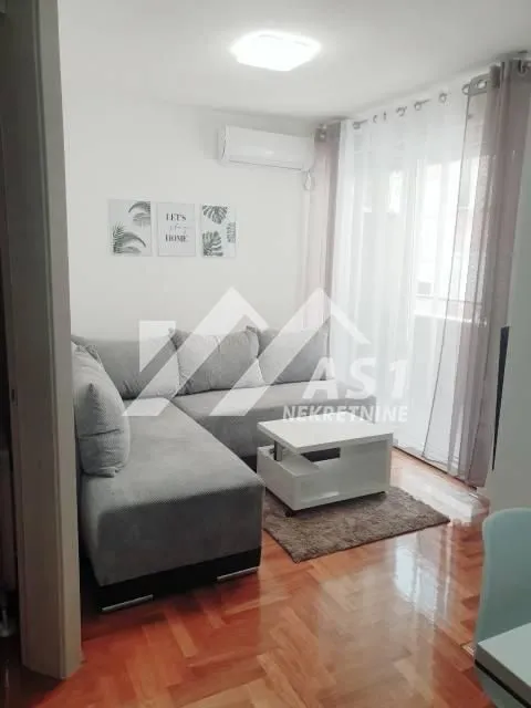 Izdavanje, jednosoban stan, 30m2, Bulevar Oslobodjenja, Novi Sad, Novi Sad