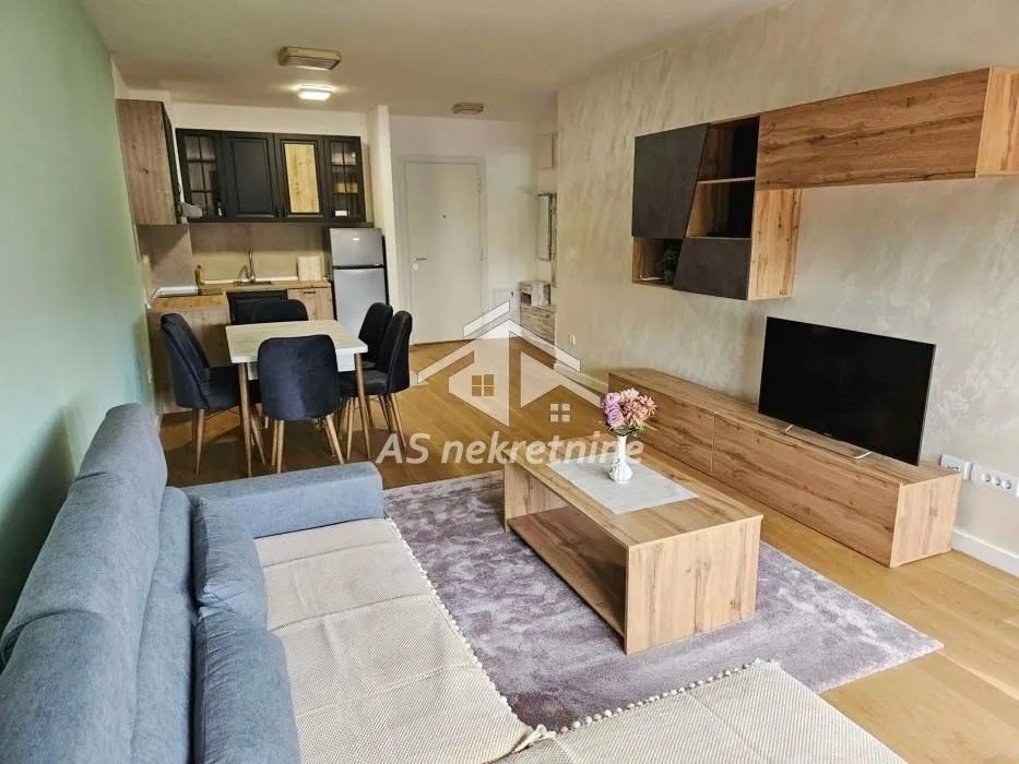 Izdavanje, trosoban stan, 74m2, Filmski Grad, Beograd