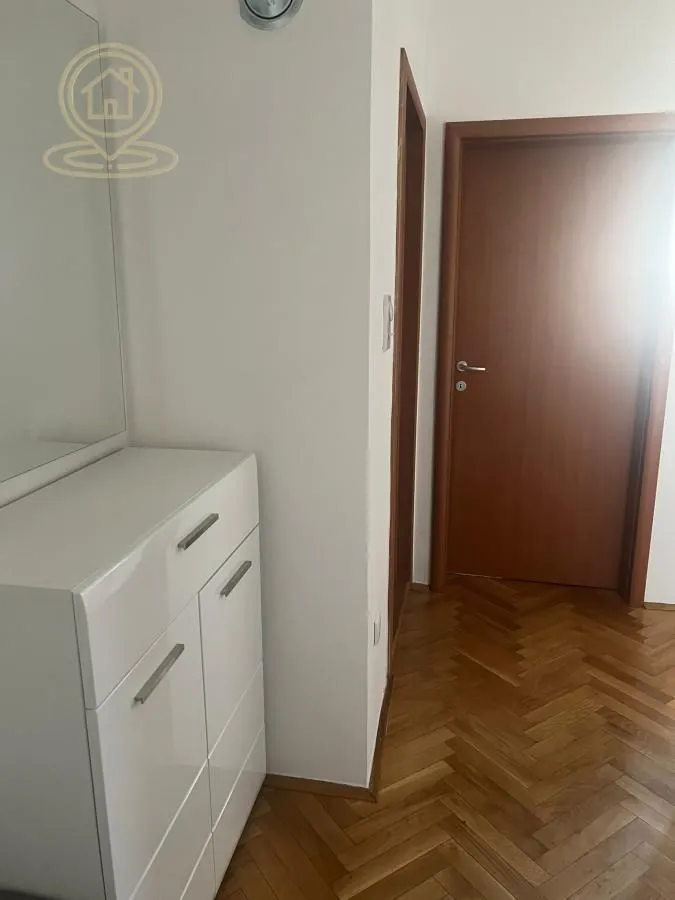 Izdavanje, jednosoban stan, 43m2, Rotkvarija, Novi Sad, Novi Sad