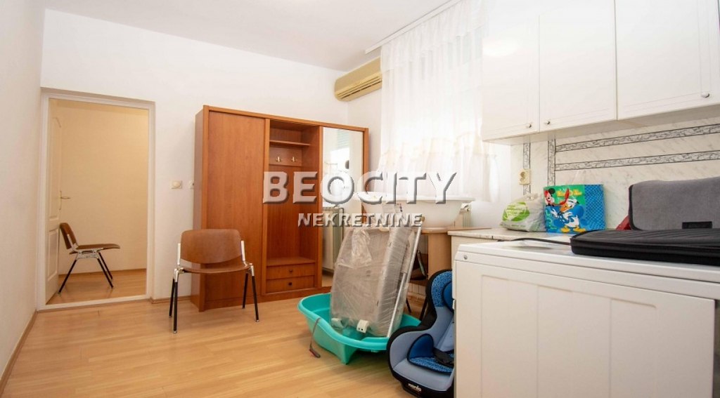 Voždovac, Kumodraž, Mangolija, 1. 0, 25m2, 250EUR