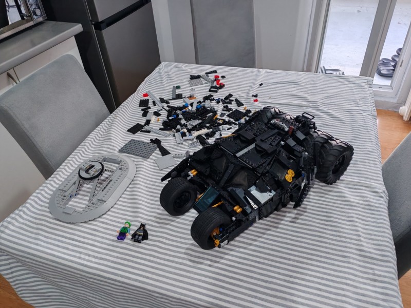 Kockice Kao LEGO Set 76240 Batmobile Tumbler Ogroman!!!