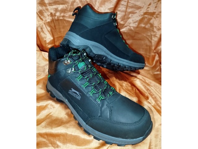 `SLAZENGER` WATERPROOF cipele br. 44