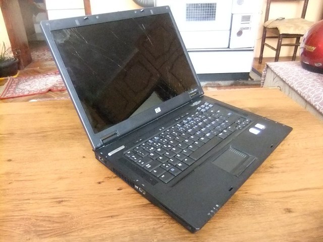 HP Compaq nx7300 laptop za delove