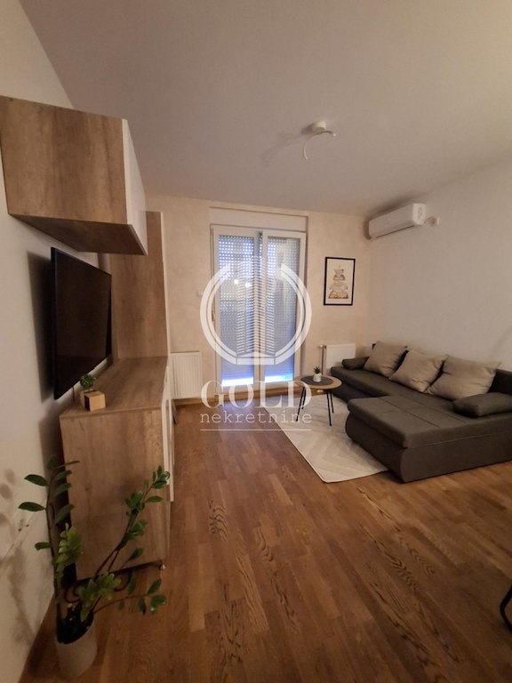 Odlična, komplet nameštena garsonjera na Telepu ! ID#10796