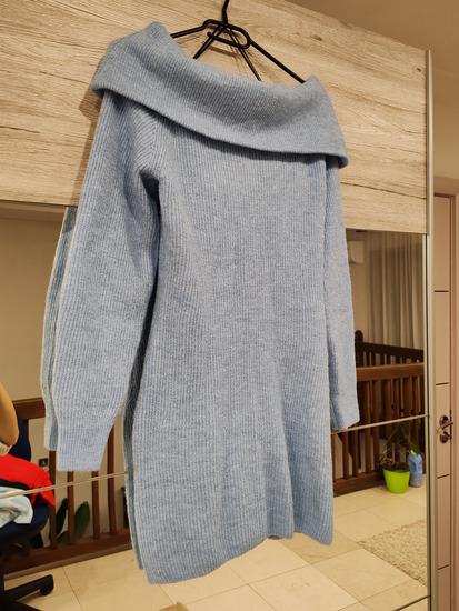 H&M plavi dzemper haljina otvorenih ramena (NOVO)