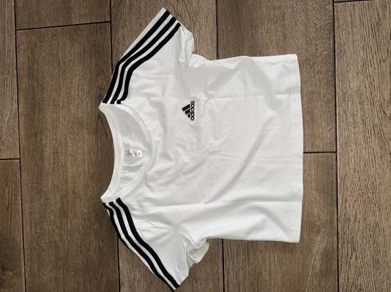 %%%Adidas crop majica