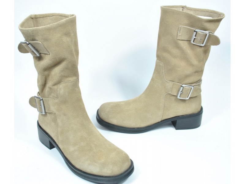 NOVE KOZNE RESERVERD CIZME-br.39