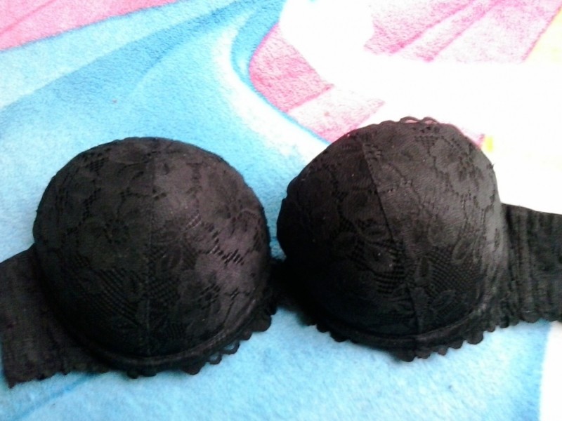 H&M samodrzeci extra push up grudnjak 75C
