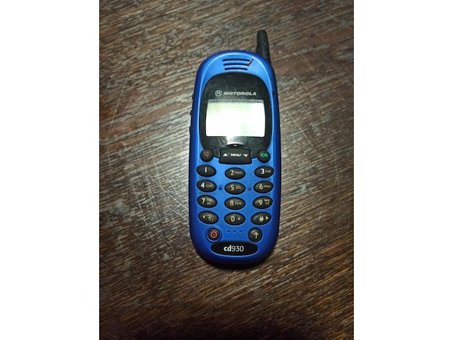 motorola cd930 telefon kolekcionarski primerak sa