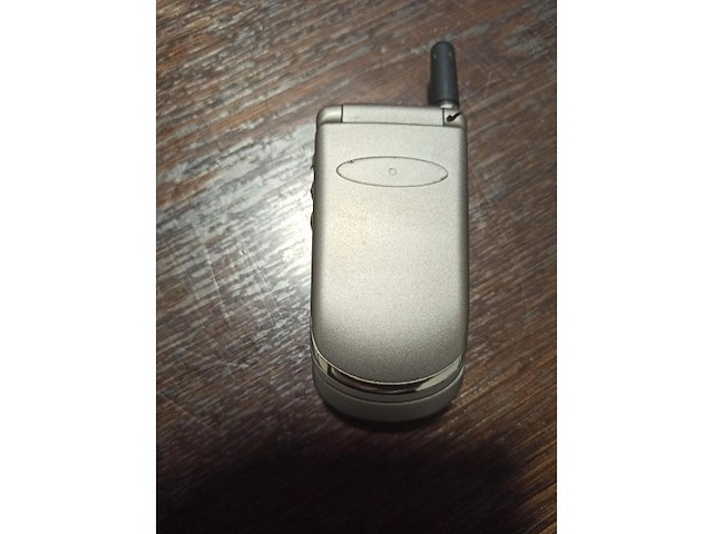 motorola mc2-41e15 telefon kolekcionarski primerak sa