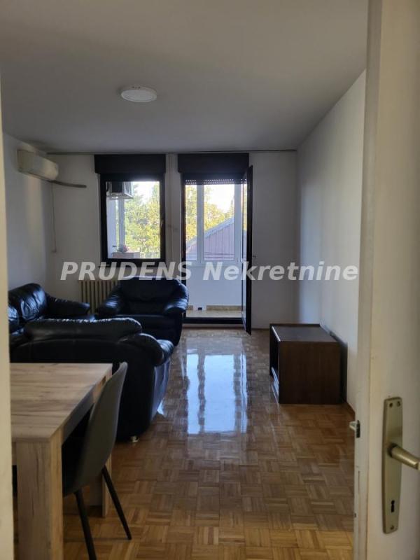 Kumodraška, Trosoban stan za izdavanje, 65m2, 500€