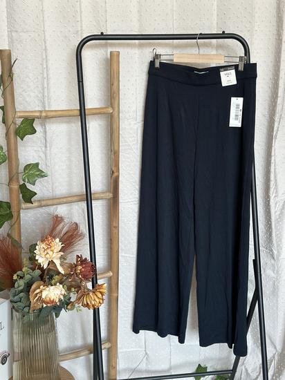 M&S nove pantalone