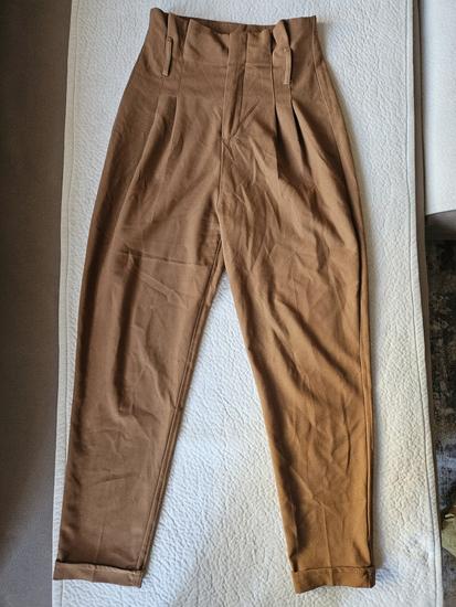 Berska pantalone 34
