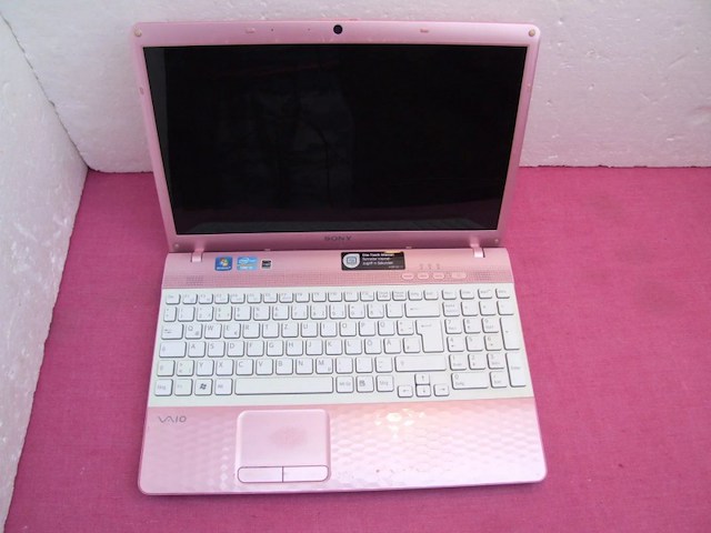 Sony Vaio PCG-71911M i3 laptop za delove