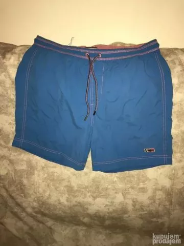 Original NAPAPIJRI sorc L / NAPAPIJRI kratke pantalone 33 / Patike 43
