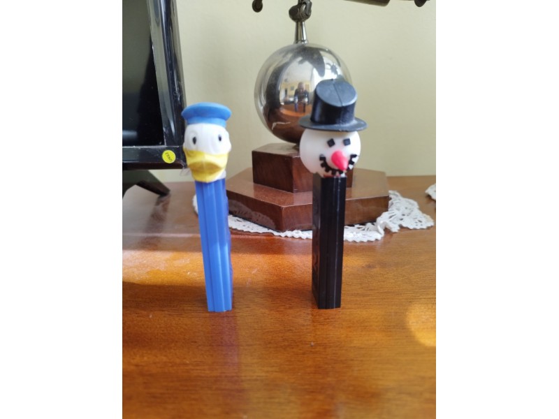 Pez figure