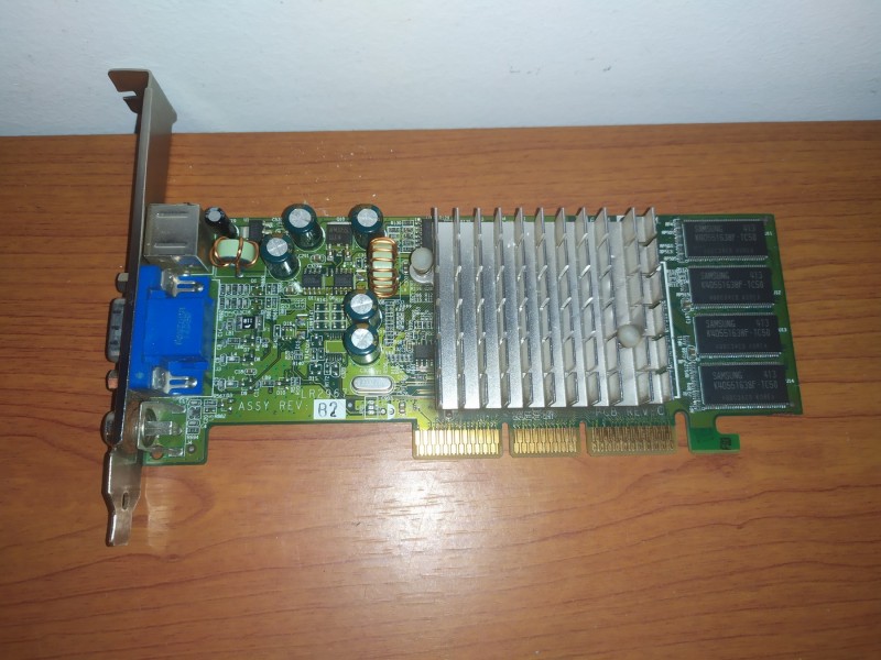 Winfast 340 AGP 8x 128MB