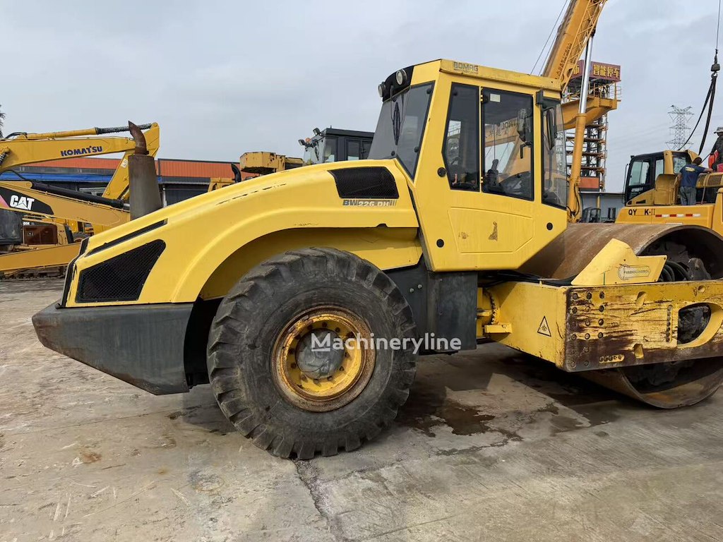 BOMAG BW226 kompaktor s jednim valjkom