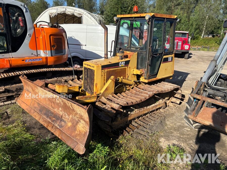 Prodaje se Caterpillar D3B buldožer na aukciji