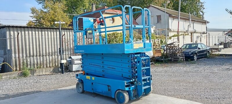 Genie GS4047- 13,7m - electric makazasta platforma