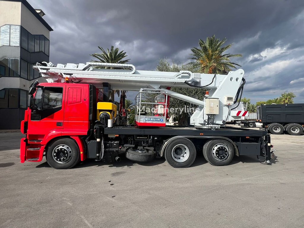 IVECO MT180E24 auto dizalica s korpom