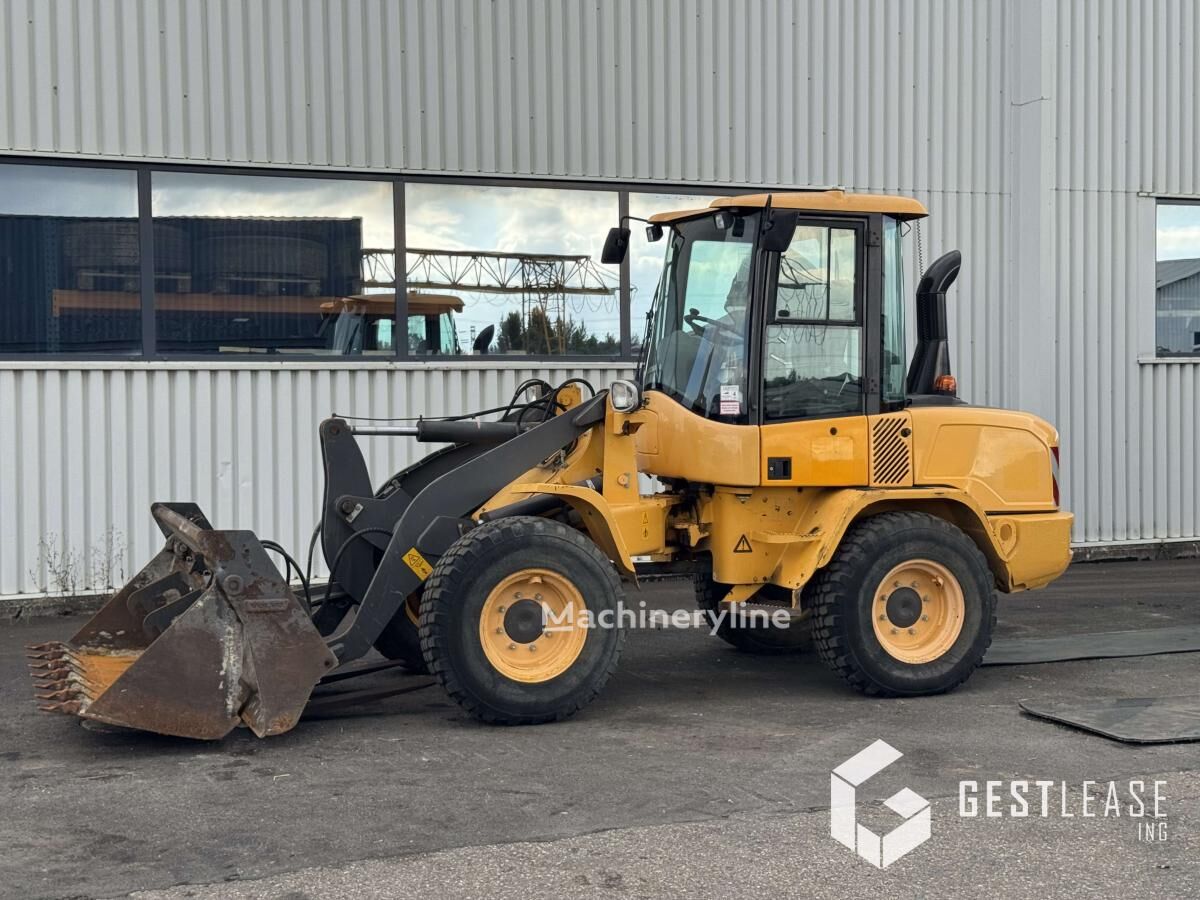 Volvo L30G prednji utovarivač