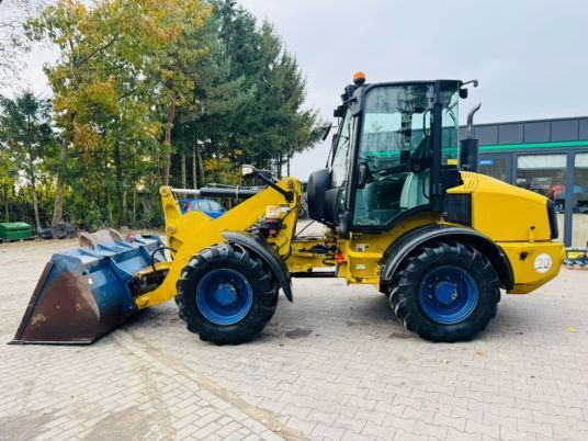 Caterpillar 908H prednji utovarivač