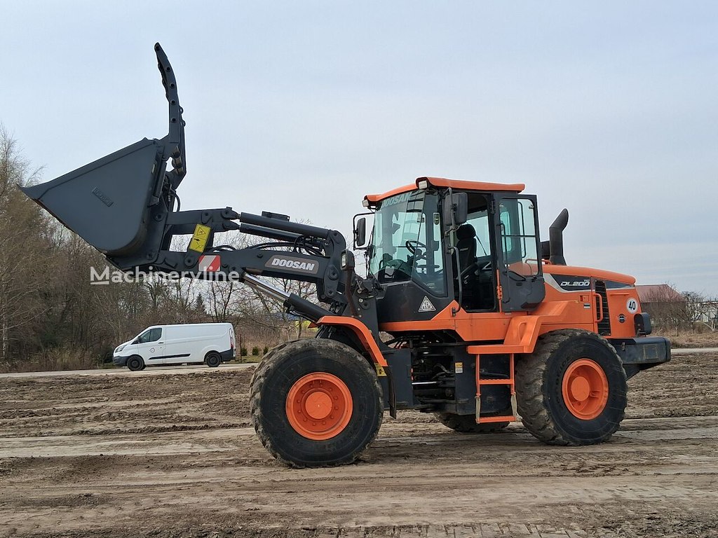 Doosan DL200 prednji utovarivač
