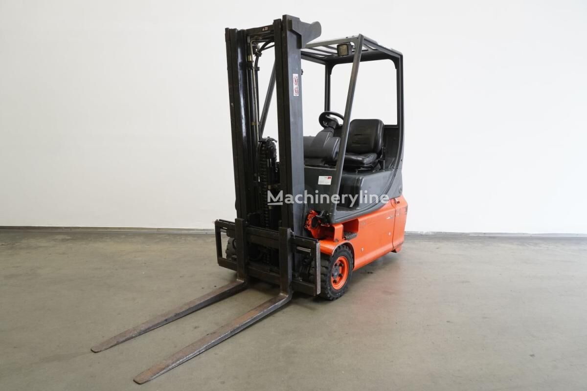 Linde E 16 335 električni viljuškar